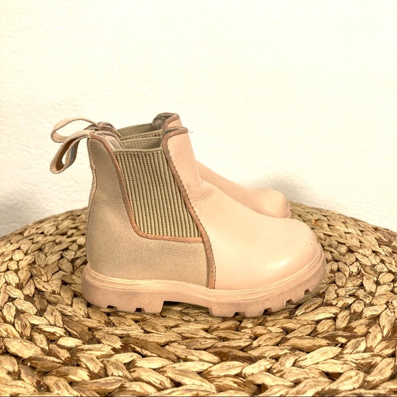 Native | Shoes | Native Chelsea Pink Boot 6c | Poshmark